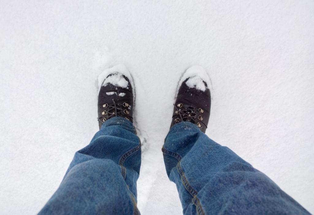 4 Ways To Stay Warm While Wearing Your Favorite Denim | How To Wear ...