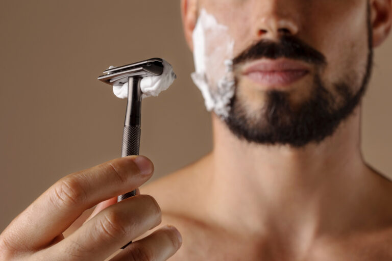5 Types Of Razors You Can Use To Shave Your Face | Razor Types Pros & Cons